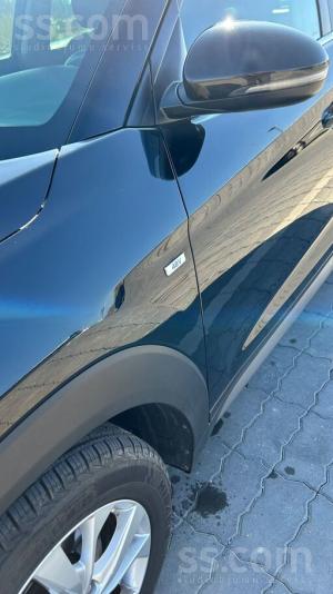 Black Hyundai Tucson 2019 in Jelgava, with an engine capacity of 1.60 L and mileage of 137 thousand km for 15995 €, photo 4 on AUTOMOTO.COM.LV