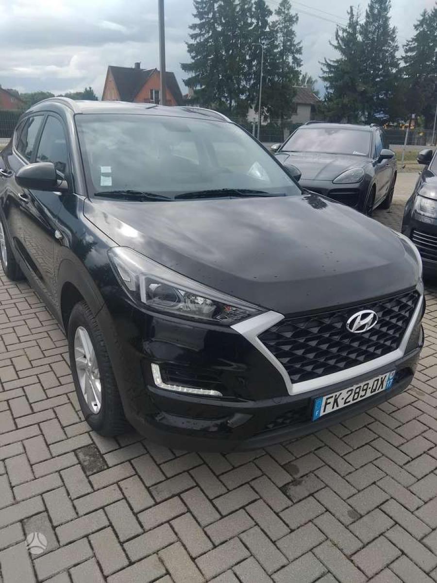 Black Hyundai Tucson 2019 in Taurage, with an engine capacity of 1.60 L and mileage of 138 thousand km for 11650 €, photo 3 on AUTOMOTO.COM.LV
