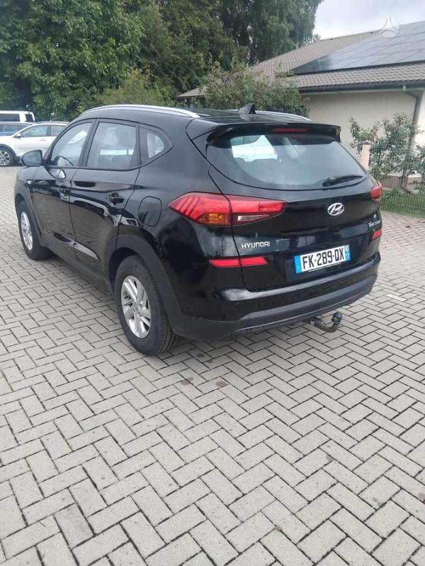 Melns Hyundai Tucson 2019 Tauragė, ar dzinēja tilpumu 1.60 L un nobraukumu 138 tūkst. km par 11650 €, foto 4 vietnē AUTOMOTO.COM.LV