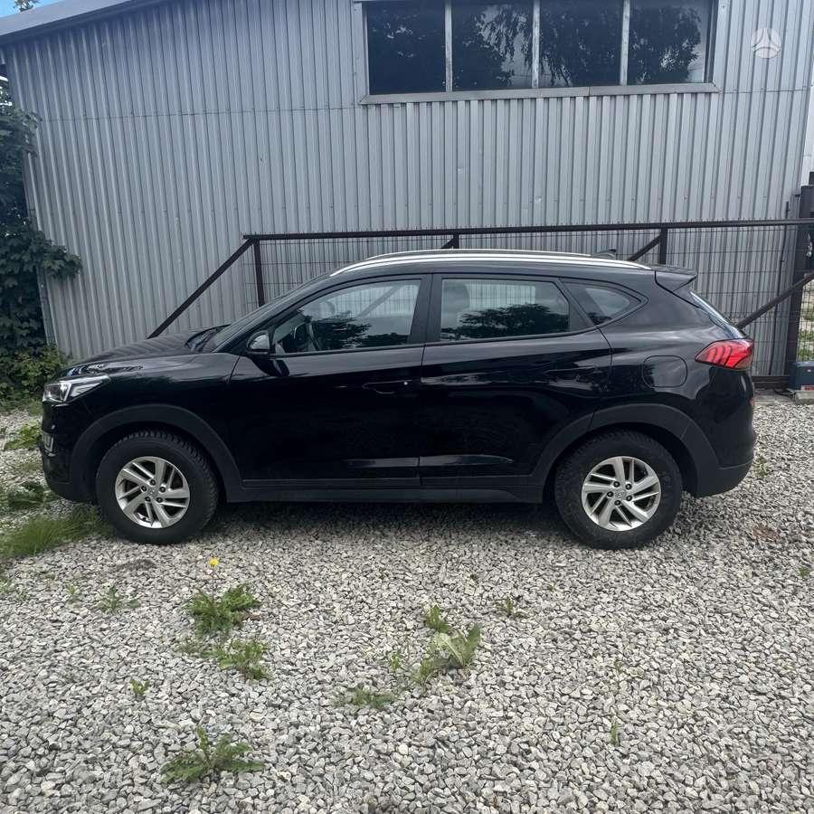 Melns Hyundai Tucson 2019 Tauragė, ar dzinēja tilpumu 1.60 L un nobraukumu 152 tūkst. km par 7800 €, foto 5 vietnē AUTOMOTO.COM.LV