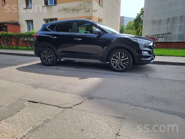 Melns Hyundai Tucson 2019 Rīga, ar dzinēja tilpumu 1.60 L un nobraukumu 107 tūkst. km par 17000 €, foto 2 vietnē AUTOMOTO.COM.LV