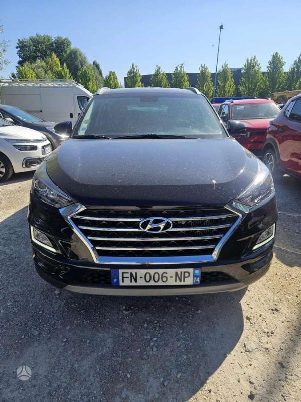 Black Hyundai Tucson 2019 in Taurage, with an engine capacity of 1.60 L and mileage of 98 thousand km for 14400 €, photo 1 on AUTOMOTO.COM.LV