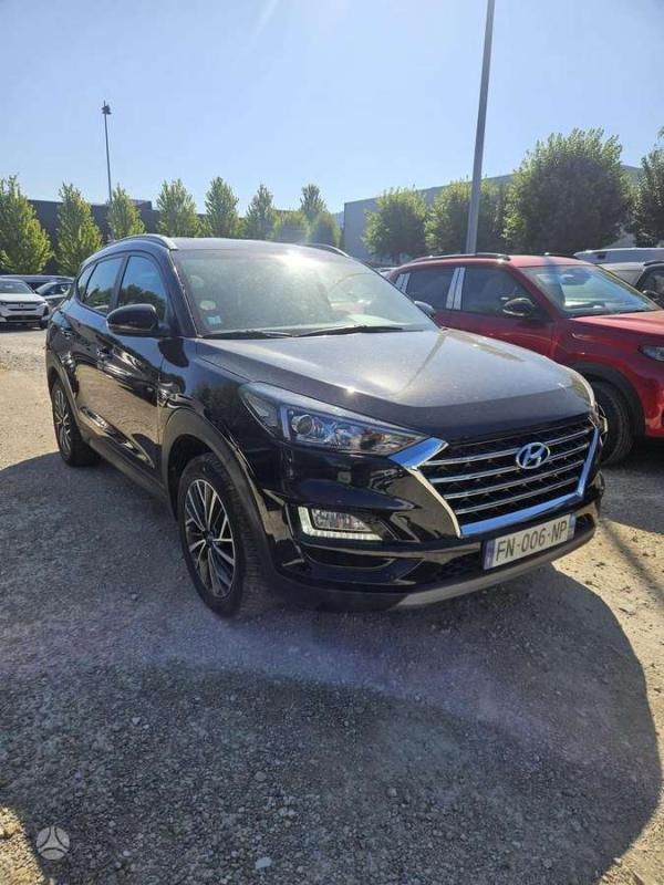 Black Hyundai Tucson 2019 in Taurage, with an engine capacity of 1.60 L and mileage of 98 thousand km for 14400 €, photo 2 on AUTOMOTO.COM.LV