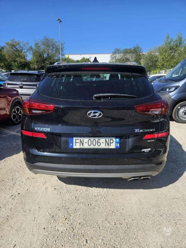 Black Hyundai Tucson 2019 in Taurage, with an engine capacity of 1.60 L and mileage of 98 thousand km for 14400 €, photo 5 on AUTOMOTO.COM.LV