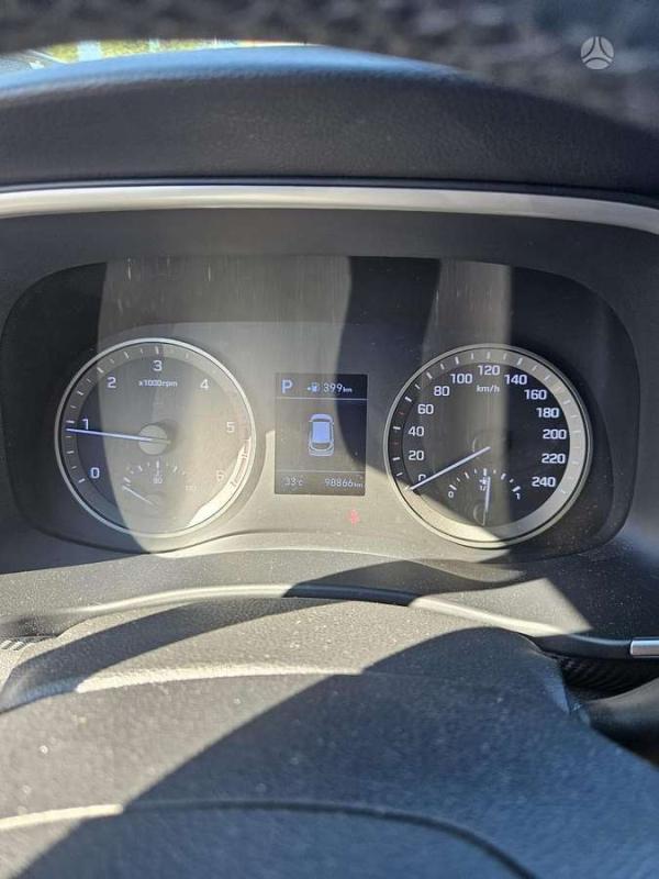 Black Hyundai Tucson 2019 in Taurage, with an engine capacity of 1.60 L and mileage of 98 thousand km for 14400 €, photo 7 on AUTOMOTO.COM.LV