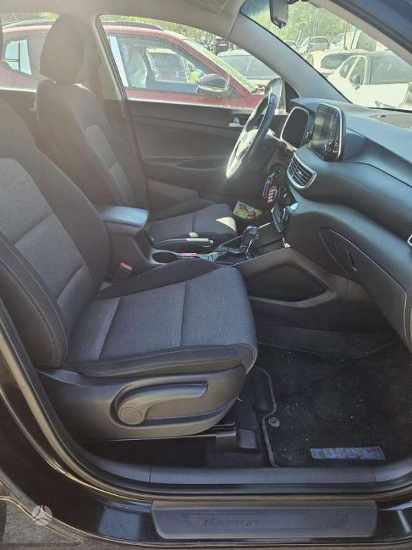Black Hyundai Tucson 2019 in Taurage, with an engine capacity of 1.60 L and mileage of 98 thousand km for 14400 €, photo 10 on AUTOMOTO.COM.LV