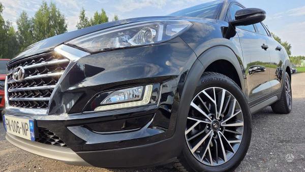 Melns Hyundai Tucson 2019 Tauragė, ar dzinēja tilpumu 1.60 L un nobraukumu 98 tūkst. km par 14400 €, foto 3 vietnē AUTOMOTO.COM.LV