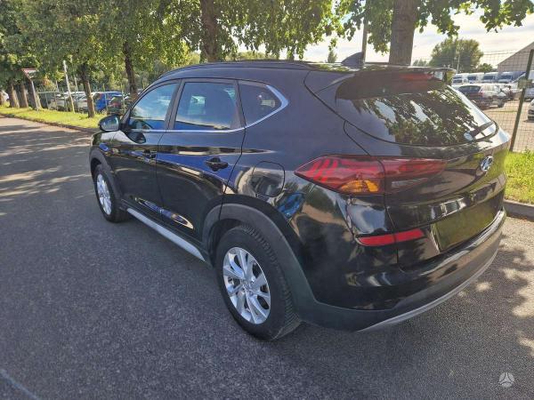 Hyundai Tucson 2019 Tauragė vietnē Melns Hyundai Tucson 2019 Tauragė, ar dzinēja tilpumu 1.60 L un nobraukumu 180 tūkst. km par 10800 €, foto 3 vietnē AUTOMOTO.COM.LV