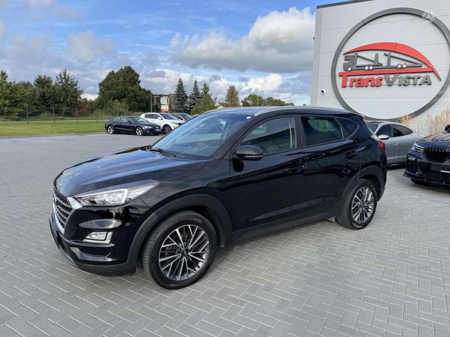 Black Hyundai Tucson 2019 in Telschi, with an engine capacity of 1.60 L and mileage of 230 thousand km for 12700 €, photo 3 on AUTOMOTO.COM.LV