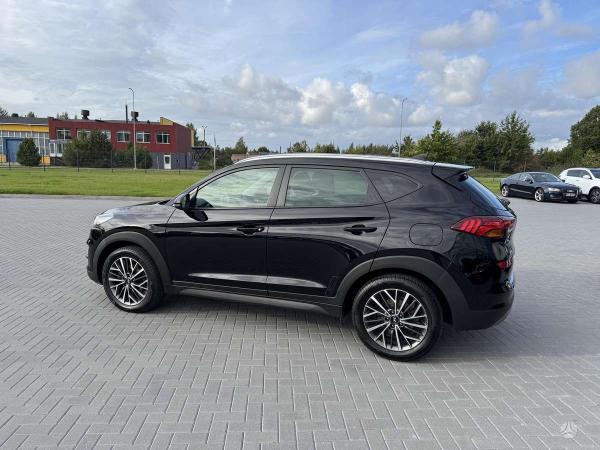 Melns Hyundai Tucson 2019 Telšiai, ar dzinēja tilpumu 1.60 L un nobraukumu 230 tūkst. km par 12700 €, foto 4 vietnē AUTOMOTO.COM.LV