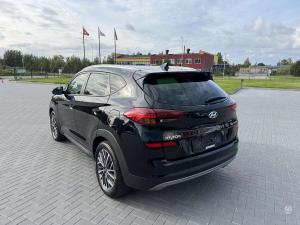 Black Hyundai Tucson 2019 in Telschi, with an engine capacity of 1.60 L and mileage of 230 thousand km for 12700 €, photo 5 on AUTOMOTO.COM.LV