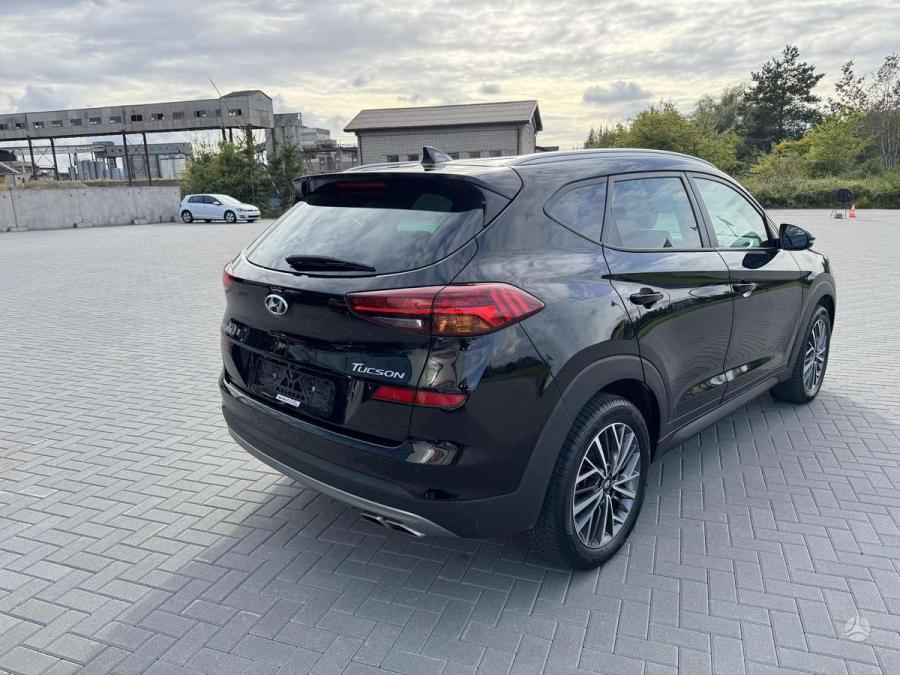 Black Hyundai Tucson 2019 in Telschi, with an engine capacity of 1.60 L and mileage of 230 thousand km for 12700 €, photo 7 on AUTOMOTO.COM.LV