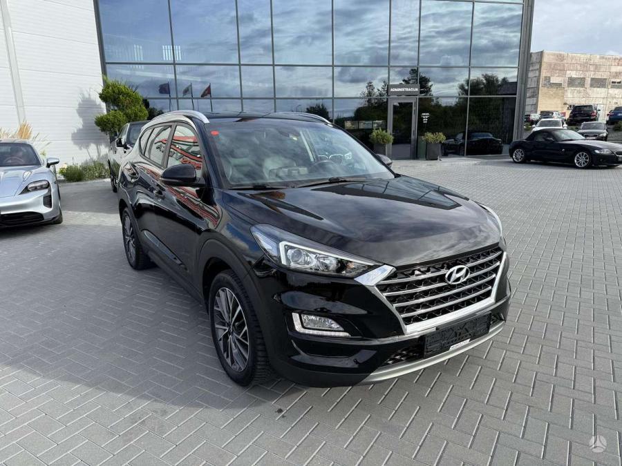 Black Hyundai Tucson 2019 in Telschi, with an engine capacity of 1.60 L and mileage of 230 thousand km for 12700 €, photo 10 on AUTOMOTO.COM.LV