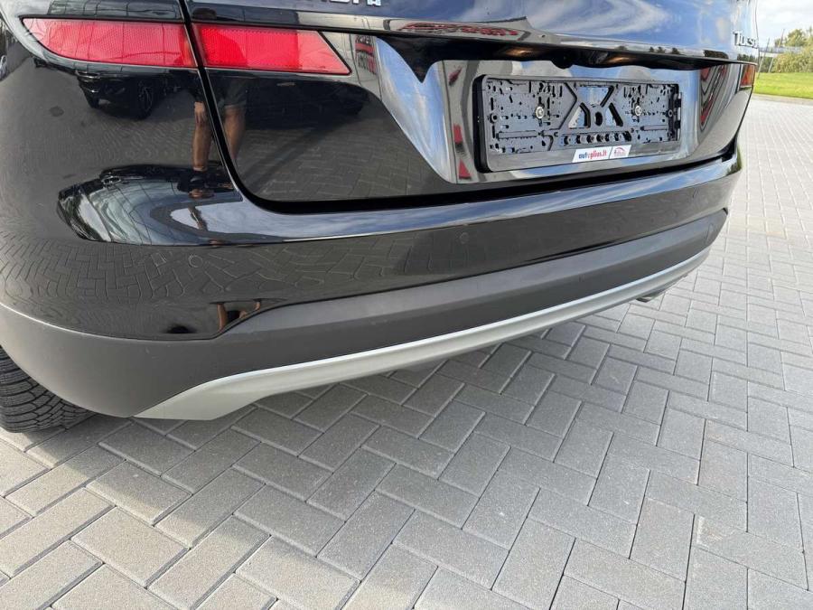 Black Hyundai Tucson 2019 in Telschi, with an engine capacity of 1.60 L and mileage of 230 thousand km for 12700 €, photo 14 on AUTOMOTO.COM.LV