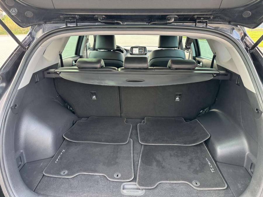 Black Hyundai Tucson 2019 in Telschi, with an engine capacity of 1.60 L and mileage of 230 thousand km for 12700 €, photo 23 on AUTOMOTO.COM.LV