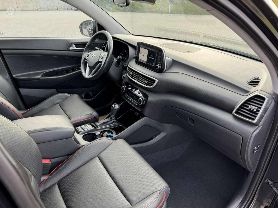 Black Hyundai Tucson 2019 in Telschi, with an engine capacity of 1.60 L and mileage of 230 thousand km for 12700 €, photo 26 on AUTOMOTO.COM.LV