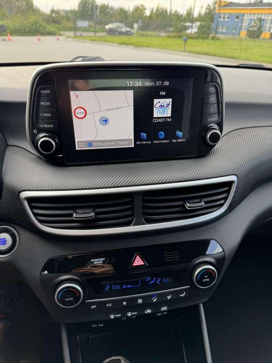 Black Hyundai Tucson 2019 in Telschi, with an engine capacity of 1.60 L and mileage of 230 thousand km for 12700 €, photo 28 on AUTOMOTO.COM.LV