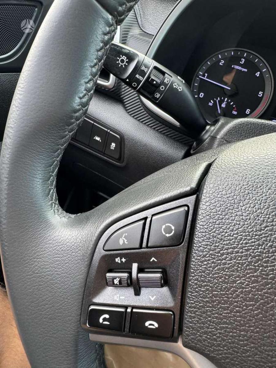 Black Hyundai Tucson 2019 in Telschi, with an engine capacity of 1.60 L and mileage of 230 thousand km for 12700 €, photo 36 on AUTOMOTO.COM.LV