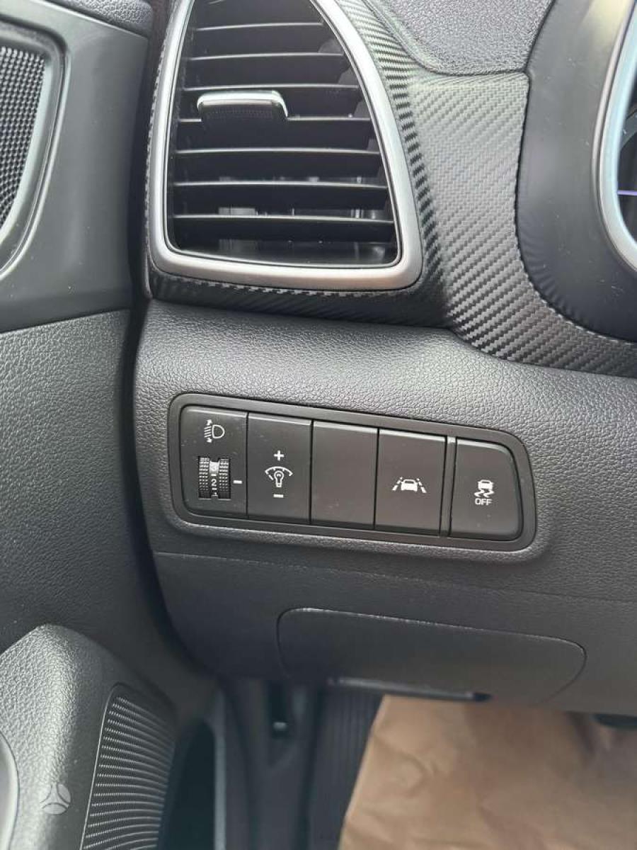 Black Hyundai Tucson 2019 in Telschi, with an engine capacity of 1.60 L and mileage of 230 thousand km for 12700 €, photo 37 on AUTOMOTO.COM.LV