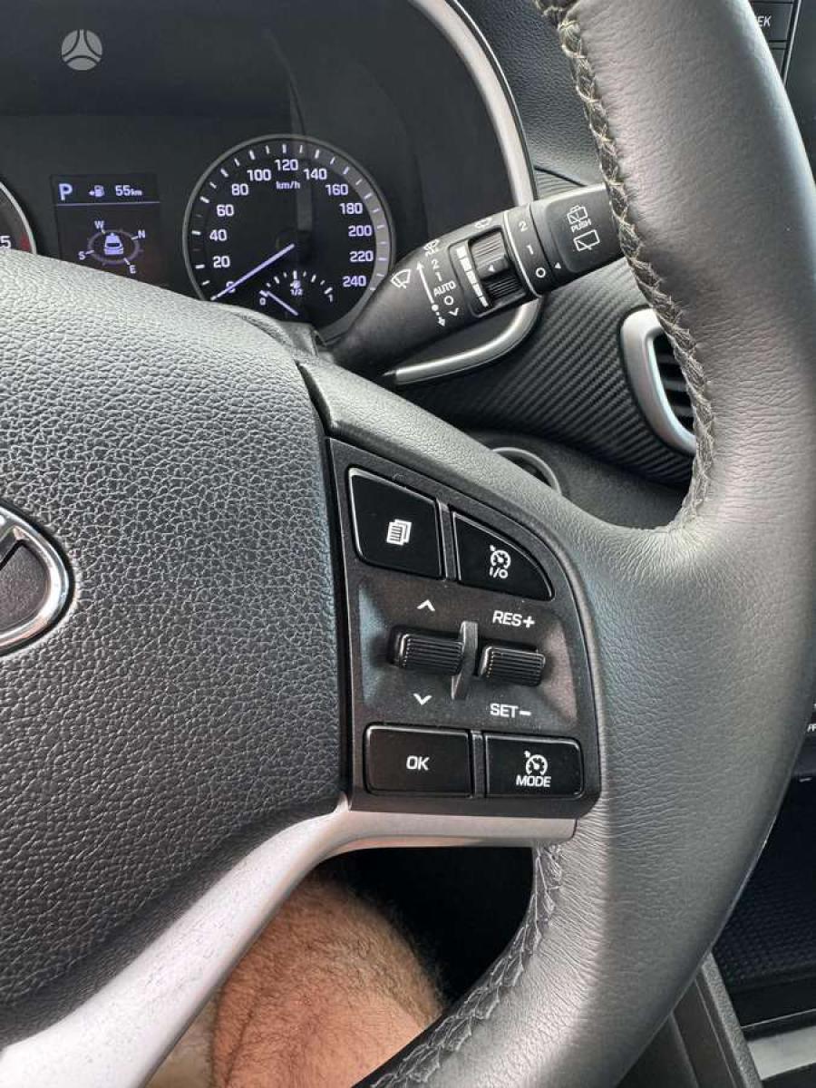 Black Hyundai Tucson 2019 in Telschi, with an engine capacity of 1.60 L and mileage of 230 thousand km for 12700 €, photo 38 on AUTOMOTO.COM.LV