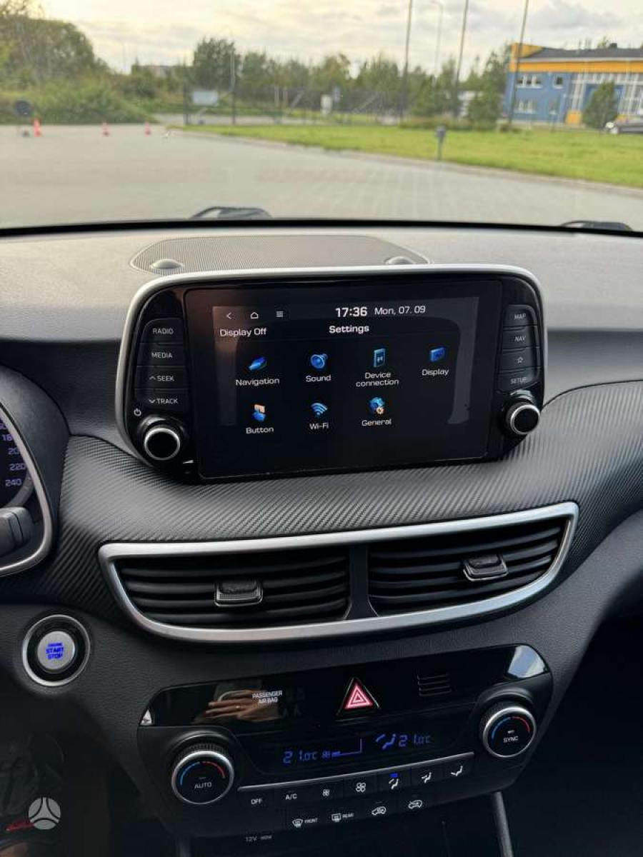 Black Hyundai Tucson 2019 in Telschi, with an engine capacity of 1.60 L and mileage of 230 thousand km for 12700 €, photo 41 on AUTOMOTO.COM.LV