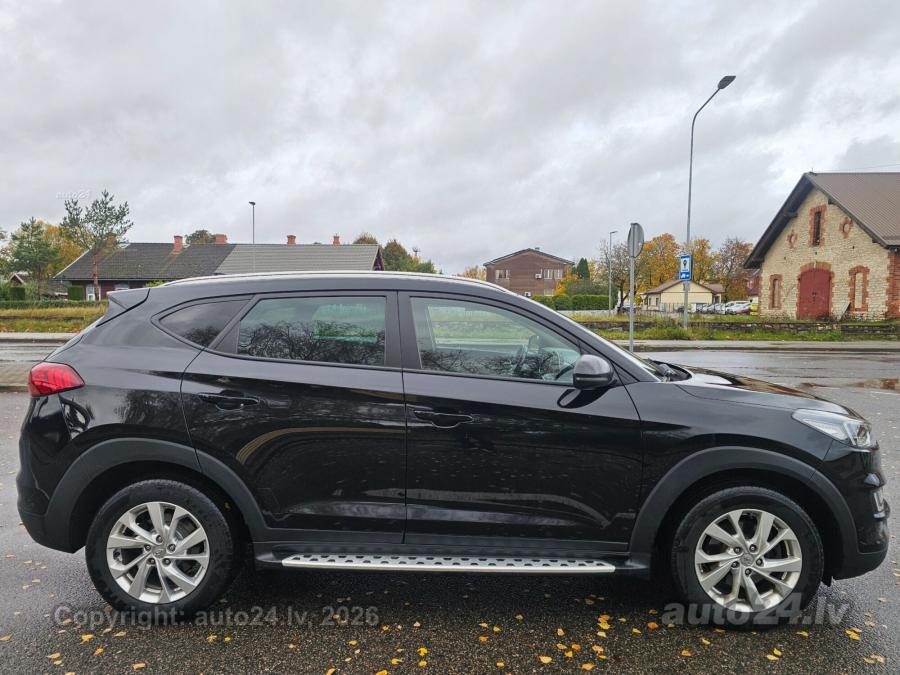 Black Hyundai Tucson 2019 in Paide, with an engine capacity of 1.60 L and mileage of 114 thousand km for 13990 €, photo 8 on AUTOMOTO.COM.LV