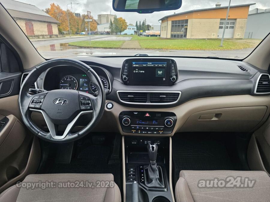 Black Hyundai Tucson 2019 in Paide, with an engine capacity of 1.60 L and mileage of 114 thousand km for 13990 €, photo 9 on AUTOMOTO.COM.LV