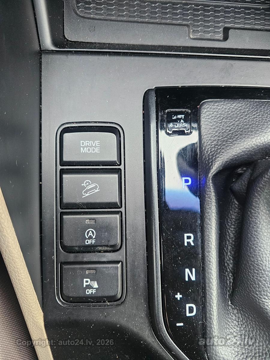 Black Hyundai Tucson 2019 in Paide, with an engine capacity of 1.60 L and mileage of 114 thousand km for 13990 €, photo 17 on AUTOMOTO.COM.LV