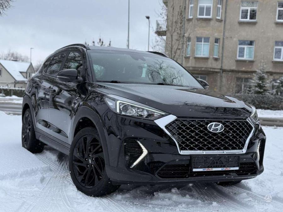 Black Hyundai Tucson 2020 in Ukmerge, with an engine capacity of 1.60 L and mileage of 165 thousand km for 14950 €, photo 2 on AUTOMOTO.COM.LV