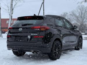 Black Hyundai Tucson 2020 in Ukmerge, with an engine capacity of 1.60 L and mileage of 165 thousand km for 14950 €, photo 4 on AUTOMOTO.COM.LV