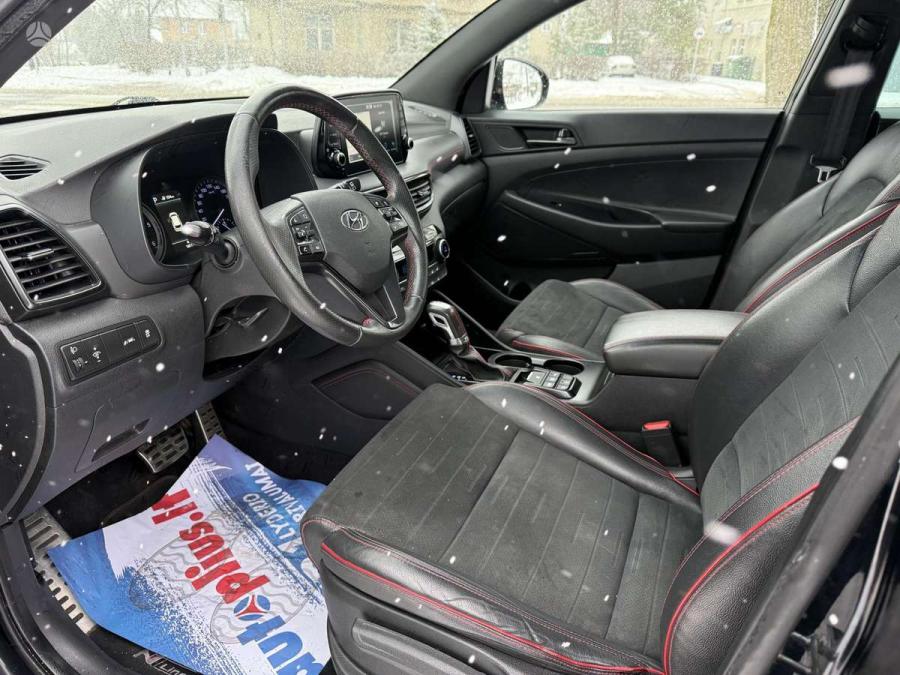 Black Hyundai Tucson 2020 in Ukmerge, with an engine capacity of 1.60 L and mileage of 165 thousand km for 14950 €, photo 12 on AUTOMOTO.COM.LV