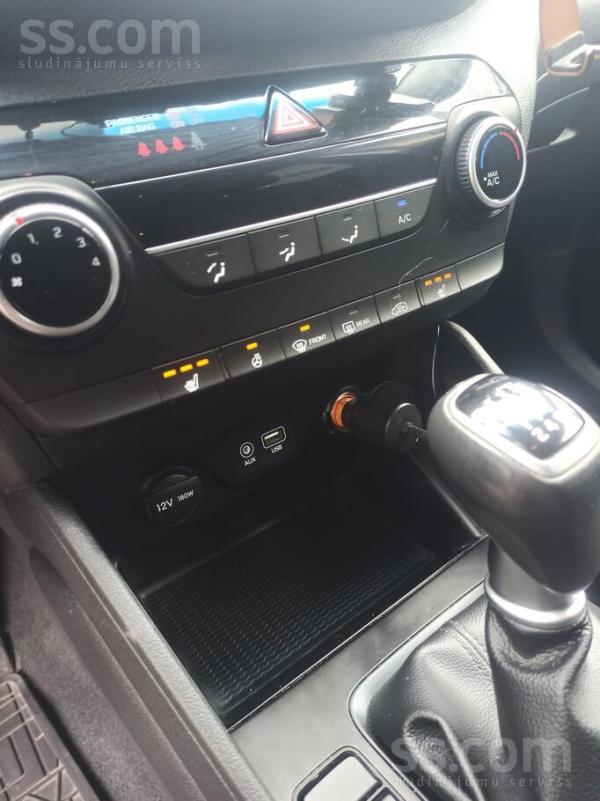 Melns Hyundai Tucson 2020 Saldus, ar dzinēja tilpumu 1.60 L un nobraukumu 50 tūkst. km par 14750 €, foto 7 vietnē AUTOMOTO.COM.LV