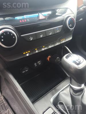 Melns Hyundai Tucson 2020 Saldus, ar dzinēja tilpumu 1.60 L un nobraukumu 50 tūkst. km par 14750 €, foto 8 vietnē AUTOMOTO.COM.LV