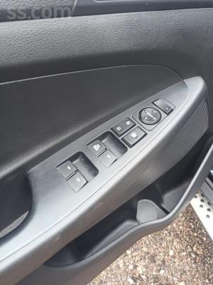 Melns Hyundai Tucson 2020 Saldus, ar dzinēja tilpumu 1.60 L un nobraukumu 50 tūkst. km par 14750 €, foto 16 vietnē AUTOMOTO.COM.LV