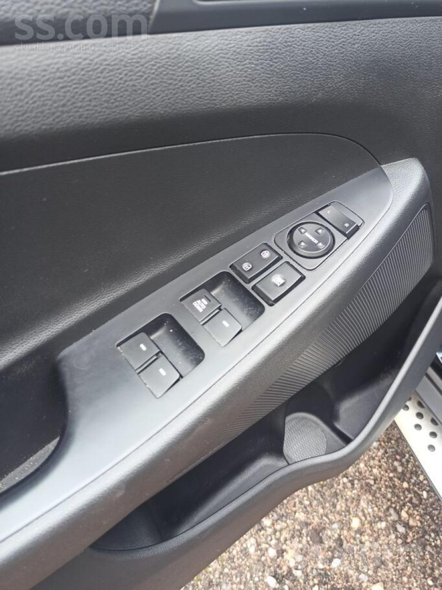 Melns Hyundai Tucson 2020 Saldus, ar dzinēja tilpumu 1.60 L un nobraukumu 50 tūkst. km par 14750 €, foto 16 vietnē AUTOMOTO.COM.LV