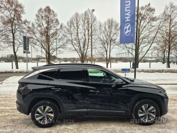 Black Hyundai Tucson 2021 in Tartu, with an engine capacity of 1.60 L and mileage of 89 thousand km for 22900 €, photo 6 on AUTOMOTO.COM.LV