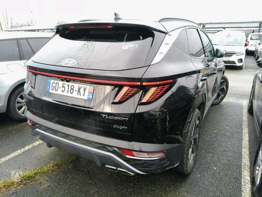 Black Hyundai Tucson 2021 in Vilnius, with an engine capacity of 1.60 L and mileage of 105 thousand km for 22500 €, photo 2 on AUTOMOTO.COM.LV
