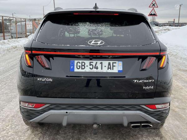 Black Hyundai Tucson 2021 in Vilnius, with an engine capacity of 1.60 L and mileage of 226 thousand km for 16577 €, photo 5 on AUTOMOTO.COM.LV