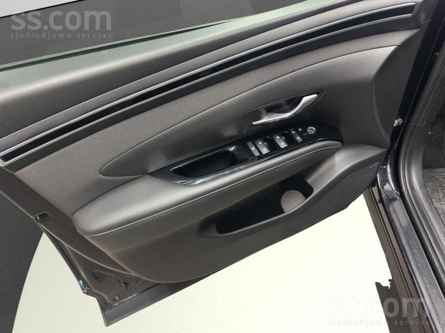 Melns Hyundai Tucson 2021 Rīga, ar dzinēja tilpumu 1.60 L un nobraukumu 93 tūkst. km par 23990 €, foto 14 vietnē AUTOMOTO.COM.LV