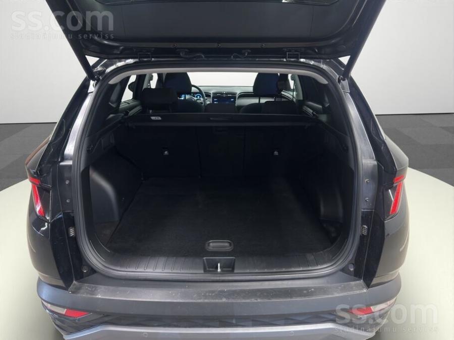 Melns Hyundai Tucson 2021 Rīga, ar dzinēja tilpumu 1.60 L un nobraukumu 93 tūkst. km par 23990 €, foto 20 vietnē AUTOMOTO.COM.LV