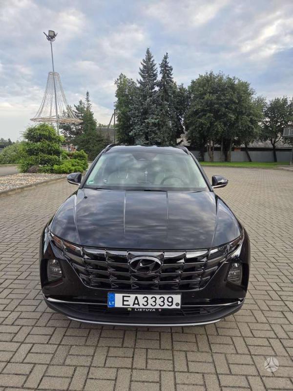 Black Hyundai Tucson 2021 in Marijampole, with an engine capacity of 1.60 L and mileage of 50 thousand km for 28900 €, photo 1 on AUTOMOTO.COM.LV