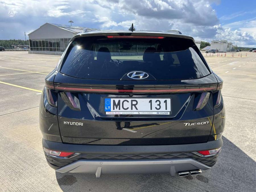Black Hyundai Tucson 2021 in Vilnius, with an engine capacity of 1.60 L and mileage of 83 thousand km for 25400 €, photo 4 on AUTOMOTO.COM.LV