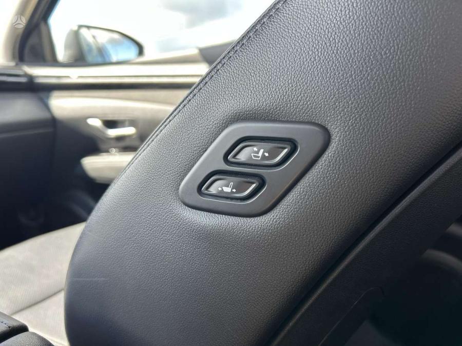 Black Hyundai Tucson 2021 in Vilnius, with an engine capacity of 1.60 L and mileage of 83 thousand km for 25400 €, photo 29 on AUTOMOTO.COM.LV