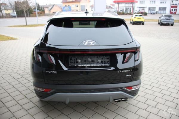 Black Hyundai Tucson 2022 in Kaunas, with an engine capacity of 0.00 L and mileage of 40 thousand km for 30125 €, photo 5 on AUTOMOTO.COM.LV