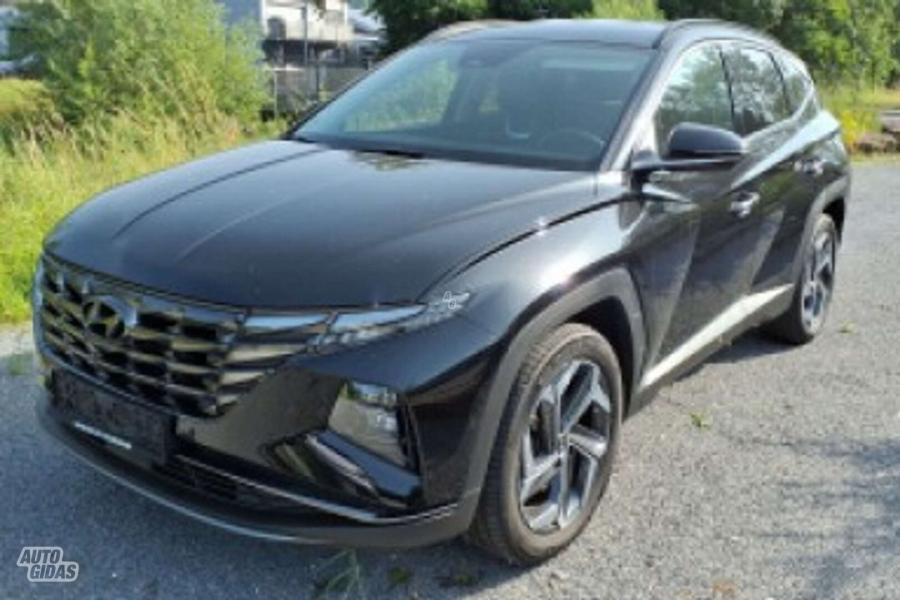 Black Hyundai Tucson 2022 in Kaunas, with an engine capacity of 1.60 L and mileage of 40 thousand km for 28992 €, photo 1 on AUTOMOTO.COM.LV