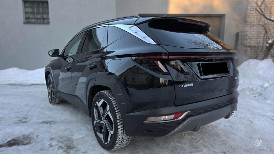 Black Hyundai Tucson 2022 in Kaunas, with an engine capacity of 1.60 L and mileage of 80 thousand km for 22850 €, photo 3 on AUTOMOTO.COM.LV