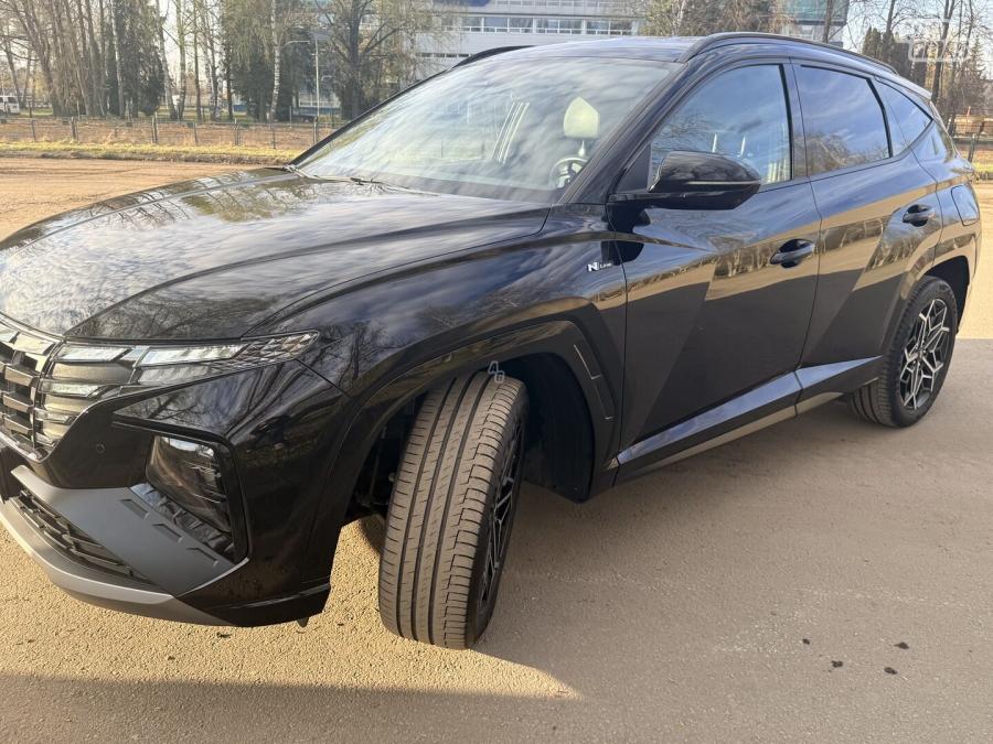 Black Hyundai Tucson 2022 in Panevezys, with an engine capacity of 1.60 L and mileage of 56 thousand km for 24800 €, photo 4 on AUTOMOTO.COM.LV