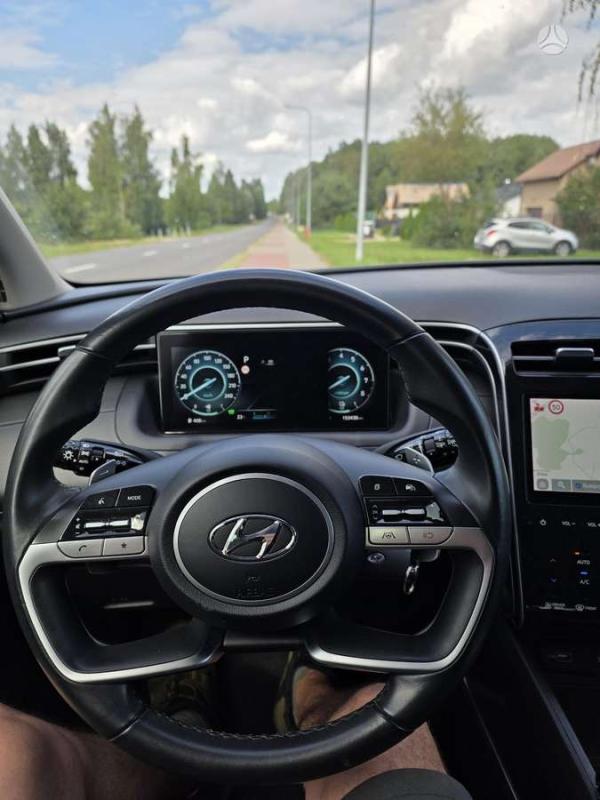 Black Hyundai Tucson 2022 in Elektrenai, with an engine capacity of 1.60 L and mileage of 153 thousand km for 21900 €, photo 5 on AUTOMOTO.COM.LV