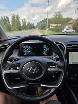 Black Hyundai Tucson 2022 in Elektrenai, with an engine capacity of 1.60 L and mileage of 153 thousand km for 21900 €, photo 6 on AUTOMOTO.COM.LV