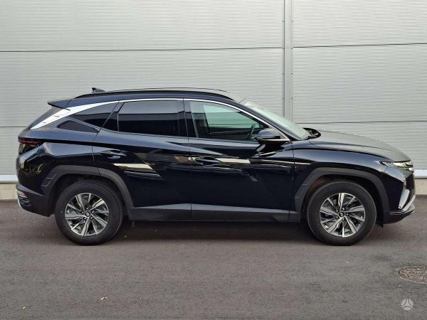 Black Hyundai Tucson 2022 in Vilnius, with an engine capacity of 1.60 L and mileage of 43 thousand km for 26300 €, photo 3 on AUTOMOTO.COM.LV